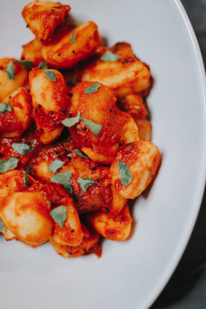 SUPER SIMPLE INDIAN RECIPE FOR LAL ALOO - Hey Simply | Beauty ...