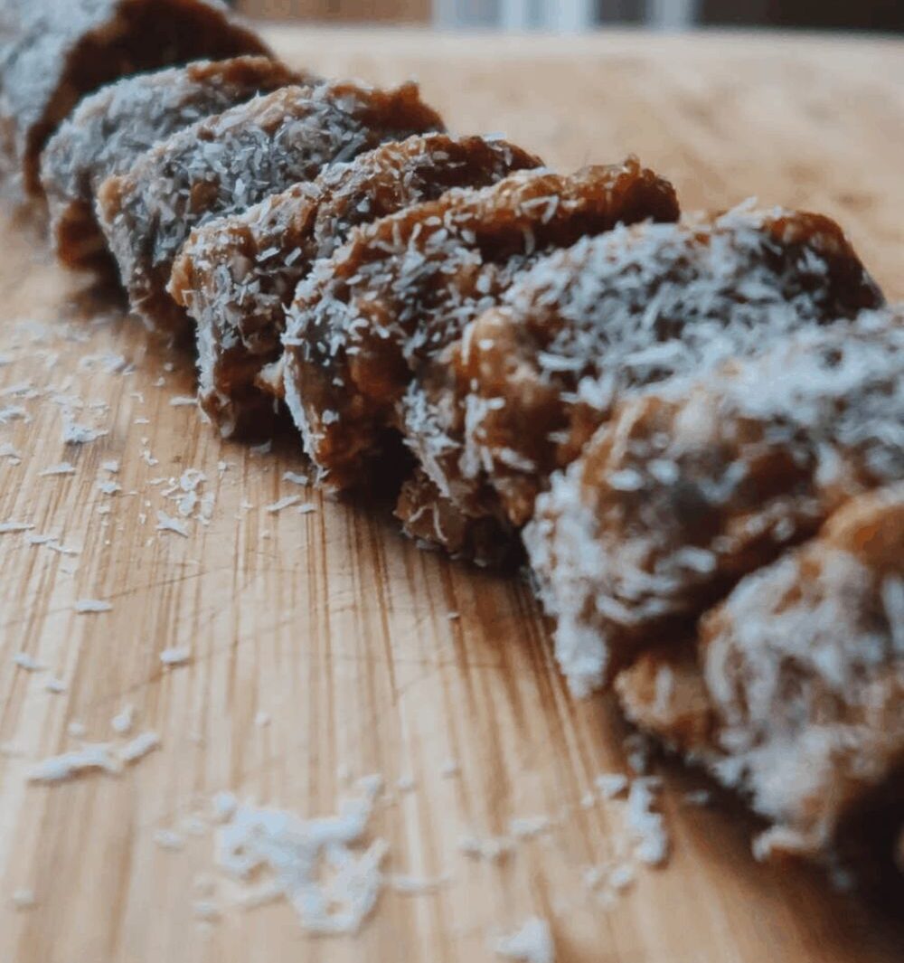 Simple Nut & Date Rolls - Hey Simply | Beauty & Lifestyle Blog